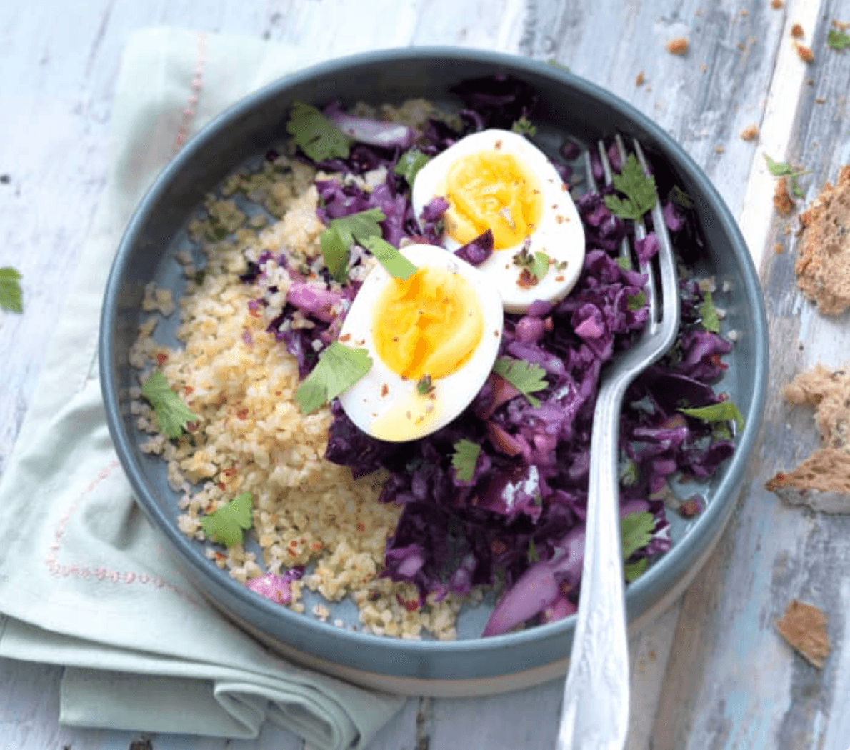 Salade de Chou Rouge, Boulgour & Œuf Dur - Recette - Les Commis